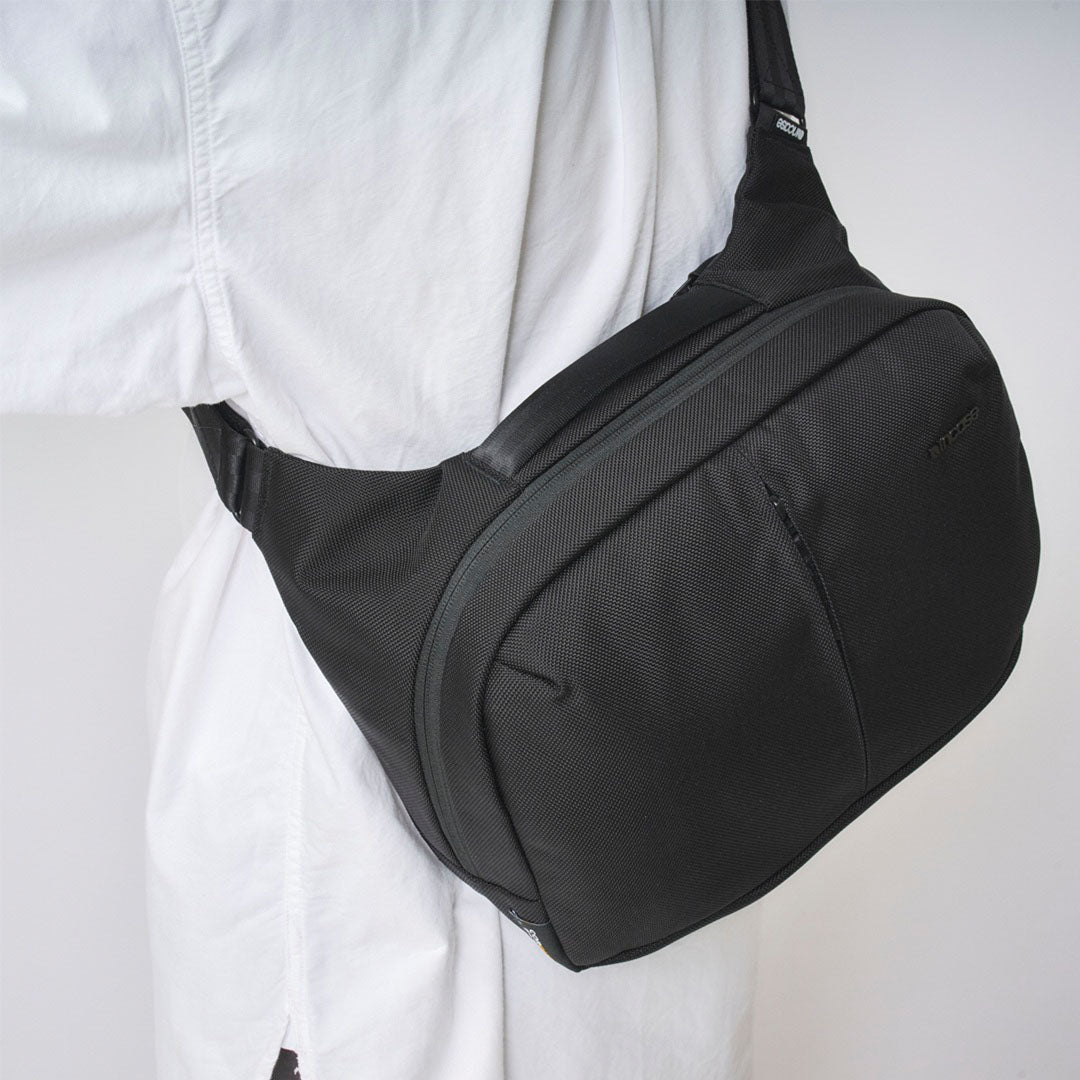 Incase（インケース）公式通販 トラックススリング(Tracks Sling) ビジネス、トレイル、普段使い 7L – Incase(イン ...